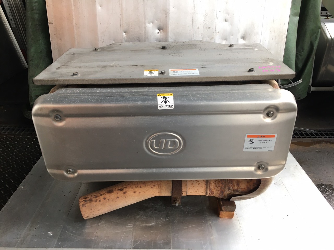 中古 日産UD マフラー (DPF/DPD/DPR) H25年【ストックNo.8-28935】 | 中古トラック販売/買取/レンタルの栗山 ...