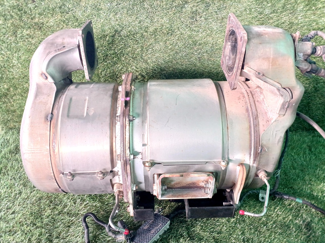 中古 日産UD マフラー (DPF/DPD/DPR) H26年【ストックNo.8-41074】 | 中古トラック販売/買取/レンタルの栗山 ...