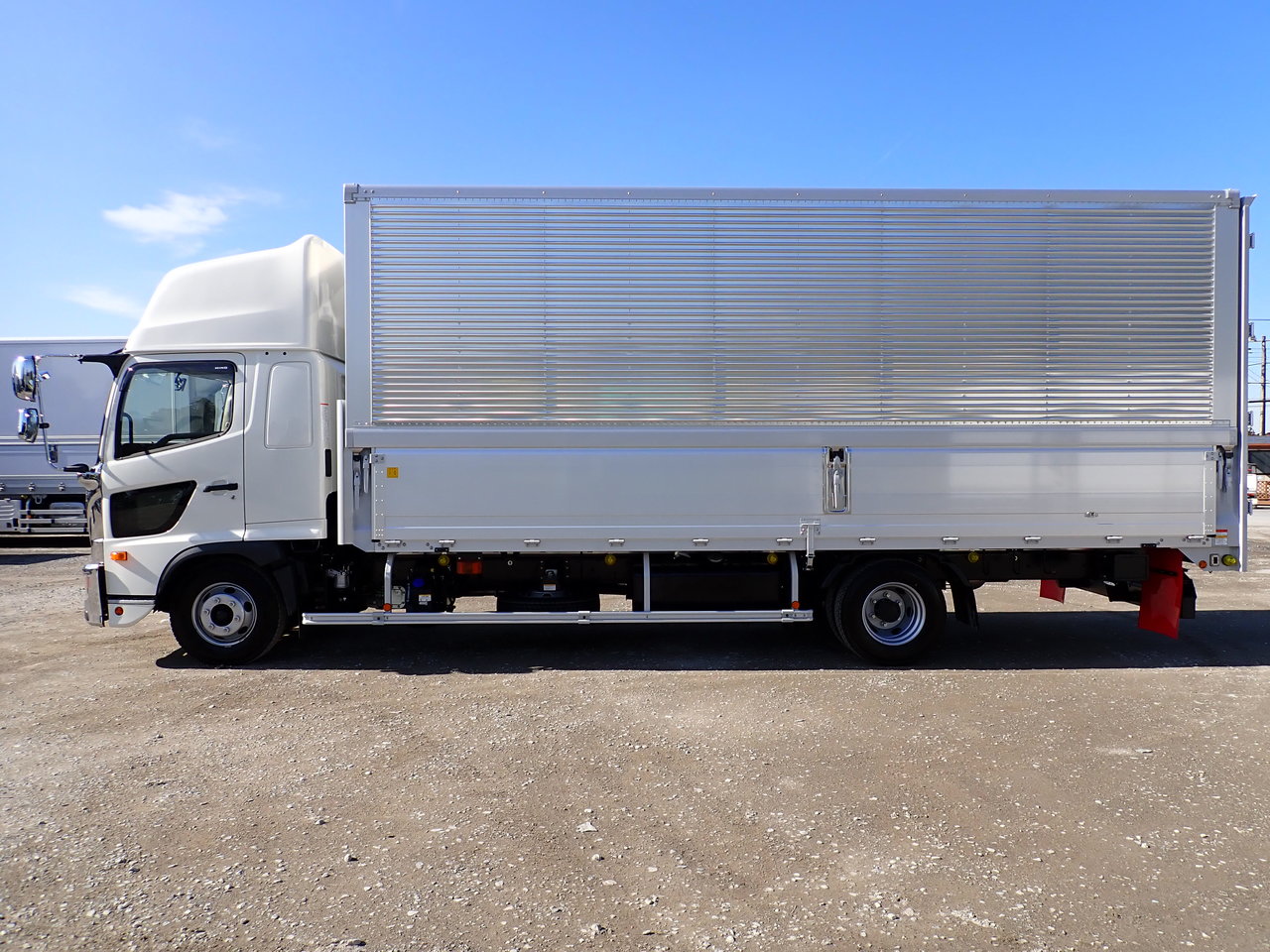 【1,067万円】日野 ウイング 4トン(中型) R5年【ストックNo.1-68968】 | 中古トラック販売/買取/レンタルの栗山自動車グループ