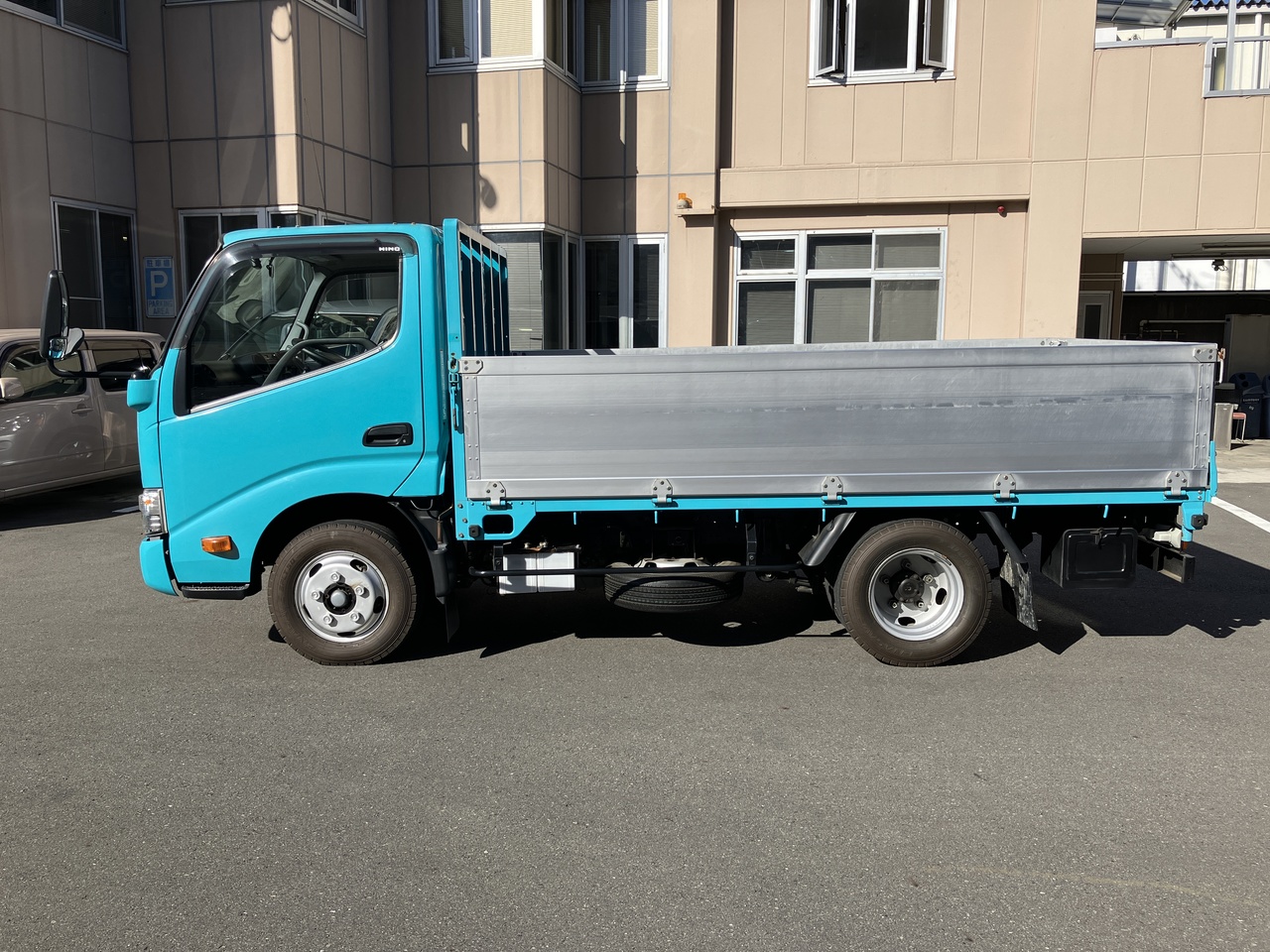 中古 日野 平ボディー 2トン(小型) H28年【ストックNo.5-77427】 | 中古トラック販売/買取/レンタルの栗山自動車グループ