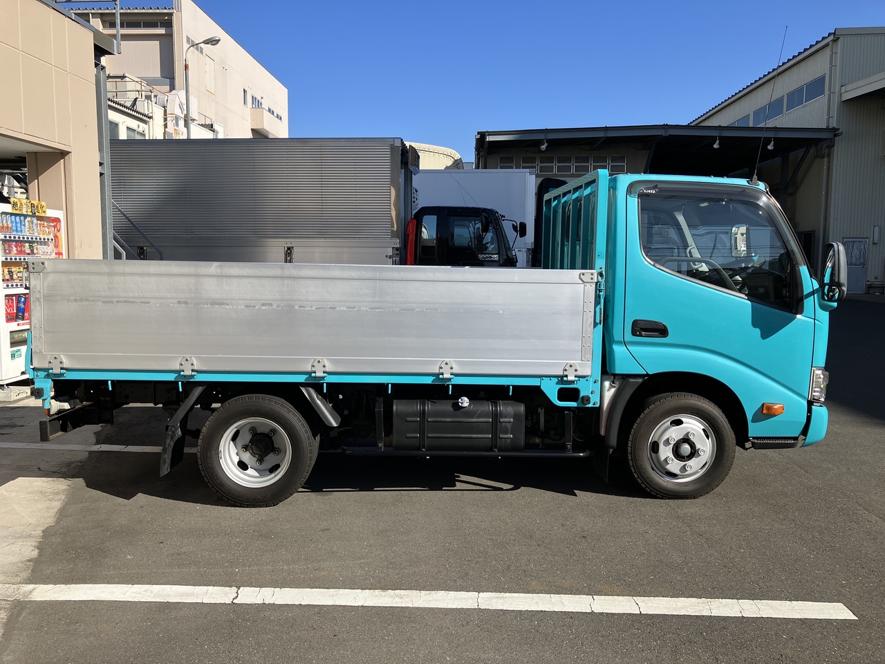 中古 日野 平ボディー 2トン(小型) H28年【ストックNo.5-77427】 | 中古トラック販売/買取/レンタルの栗山自動車グループ